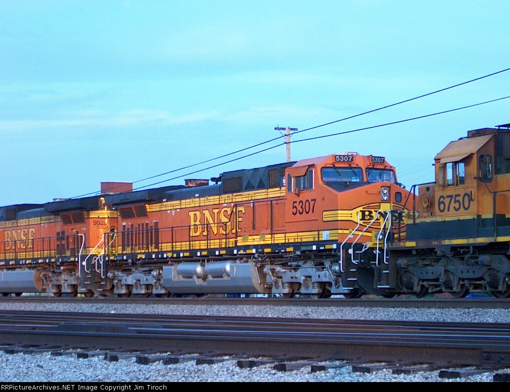 BNSF 5307